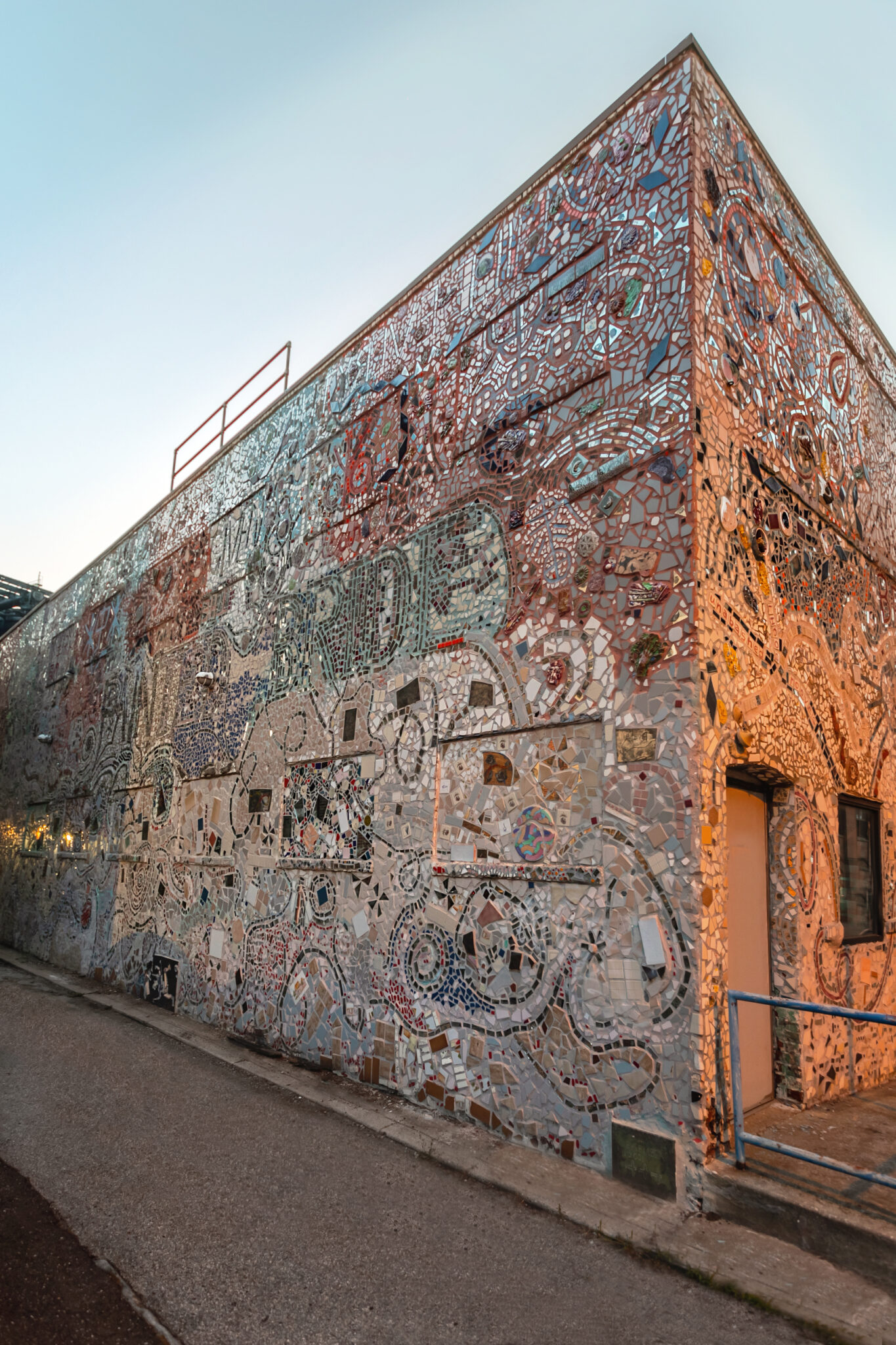 The Painted Bride Mural - Philadelphia's Magic Gardens