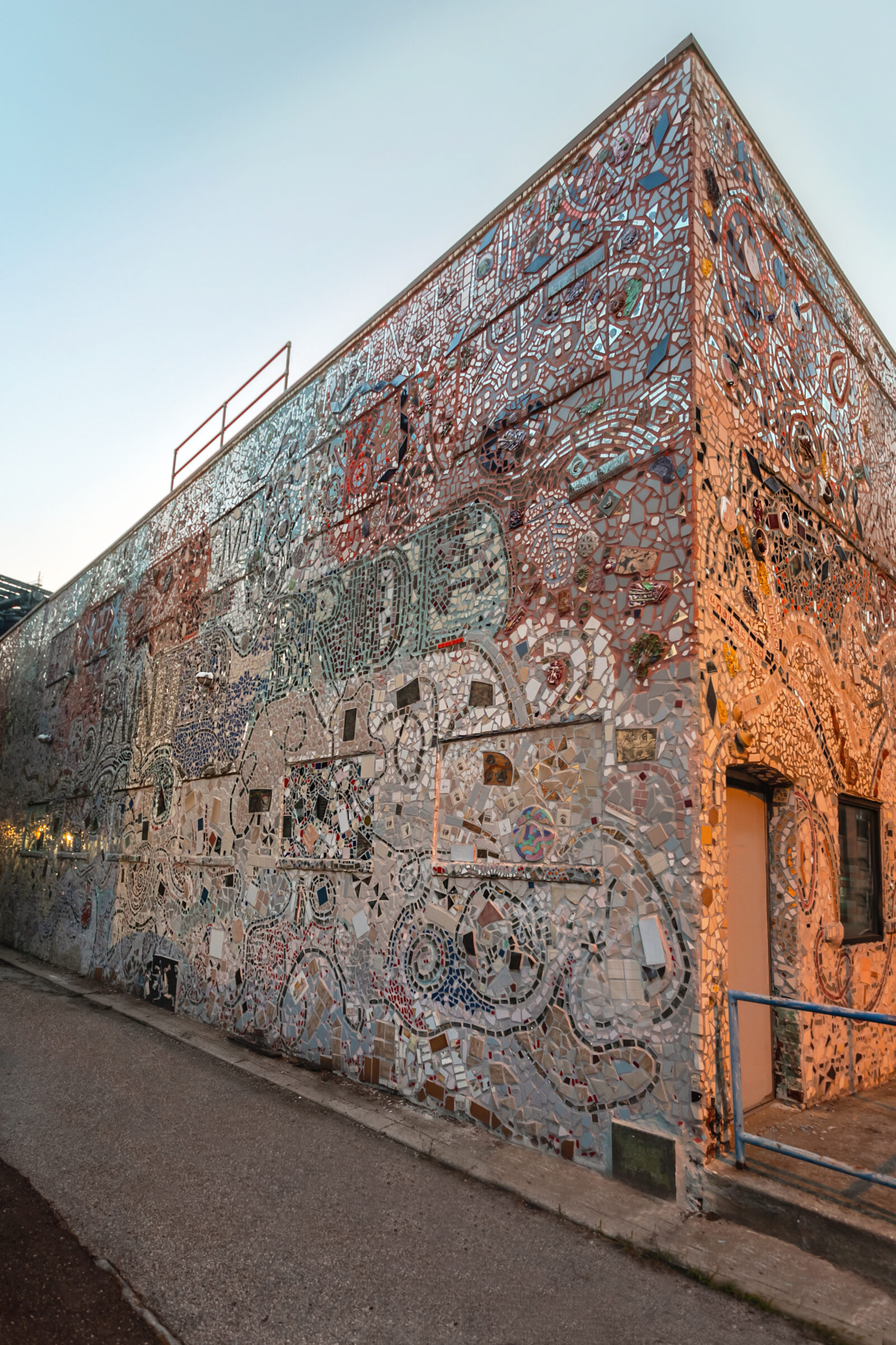 The Painted Bride Mural - Philadelphia's Magic Gardens
